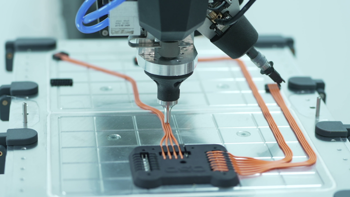 Fully automated wire harness production demonstrated - Q5D